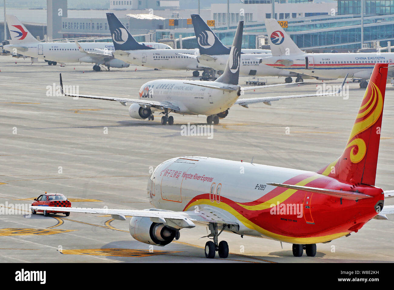 Cargo jets hi-res stock photography and images - Alamy
