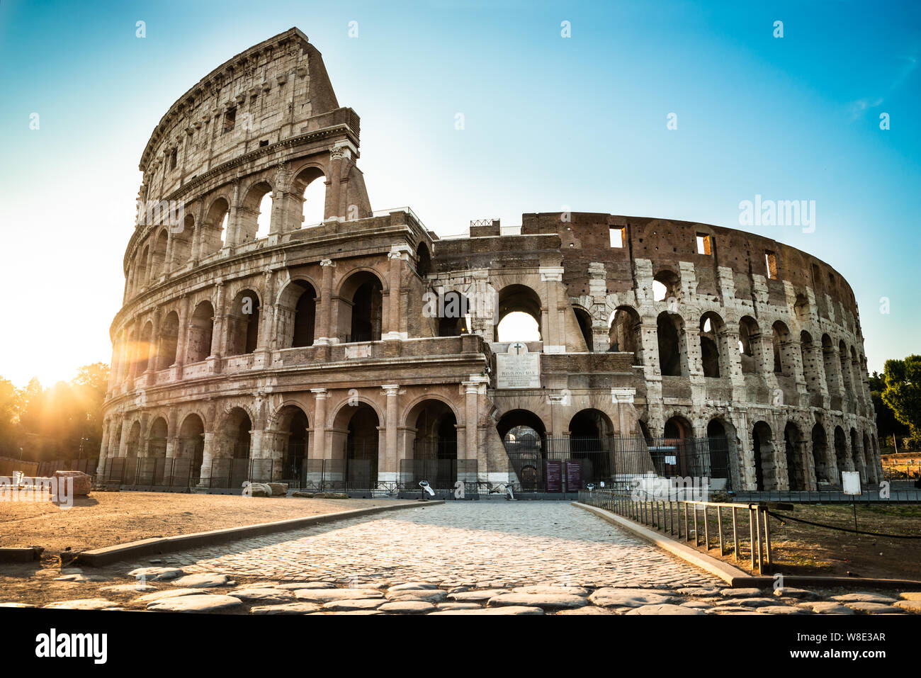 Colosseum Exterior At Sunrise In Rome, Italy Stock Photo - Alamy