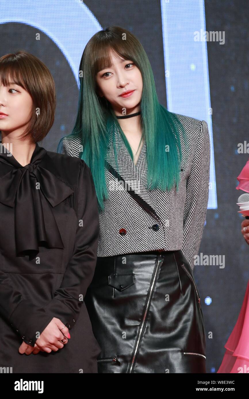 Members of South Korean girl group EXID arrive on the red carpet for ...