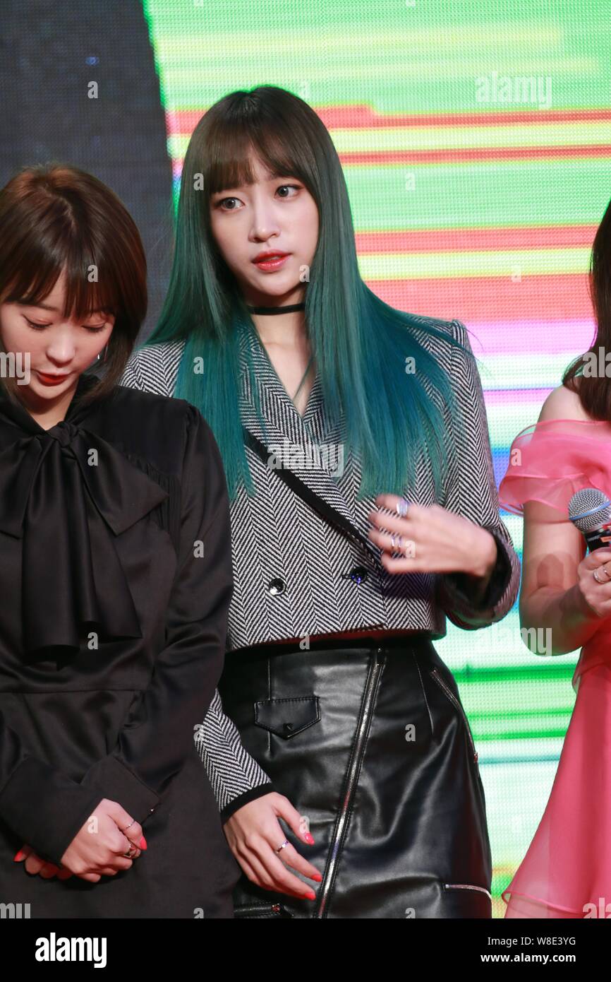 Members of South Korean girl group EXID arrive on the red carpet for ...