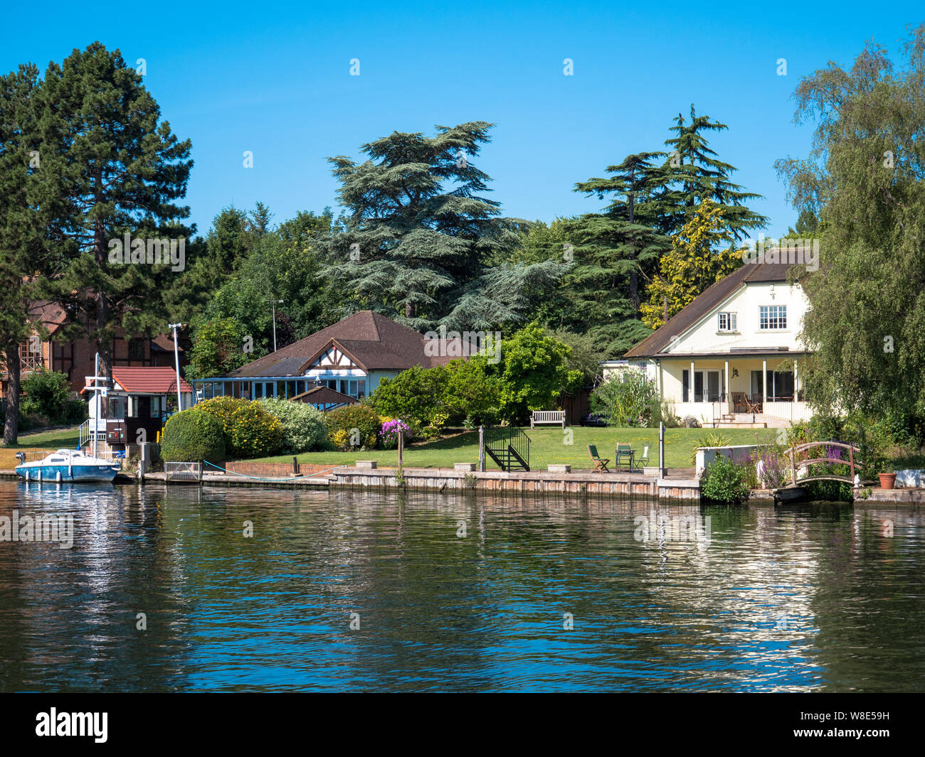 River Bank, Staines-upon-Thames, River Thames, Surrey, England, UK,GB ...