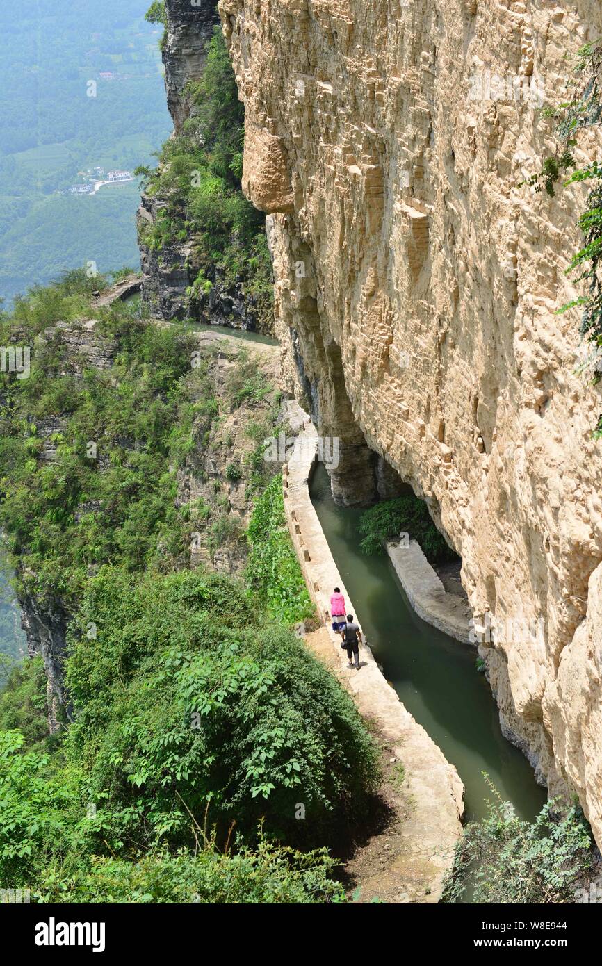 Hongqi canal hi-res stock photography and images - Alamy