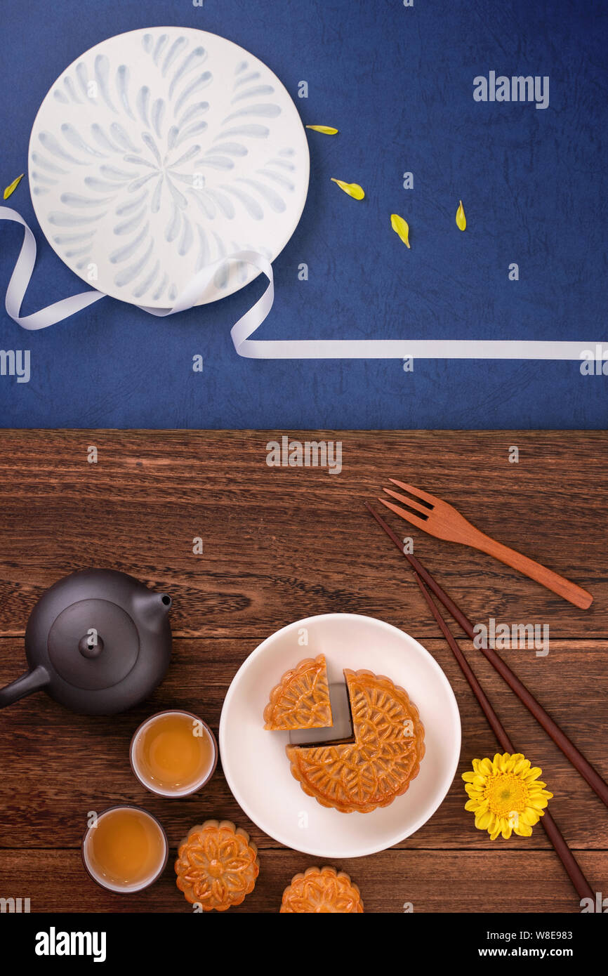 Creative Moon cake Mooncake design inspiration, enjoy the moon in Mid ...