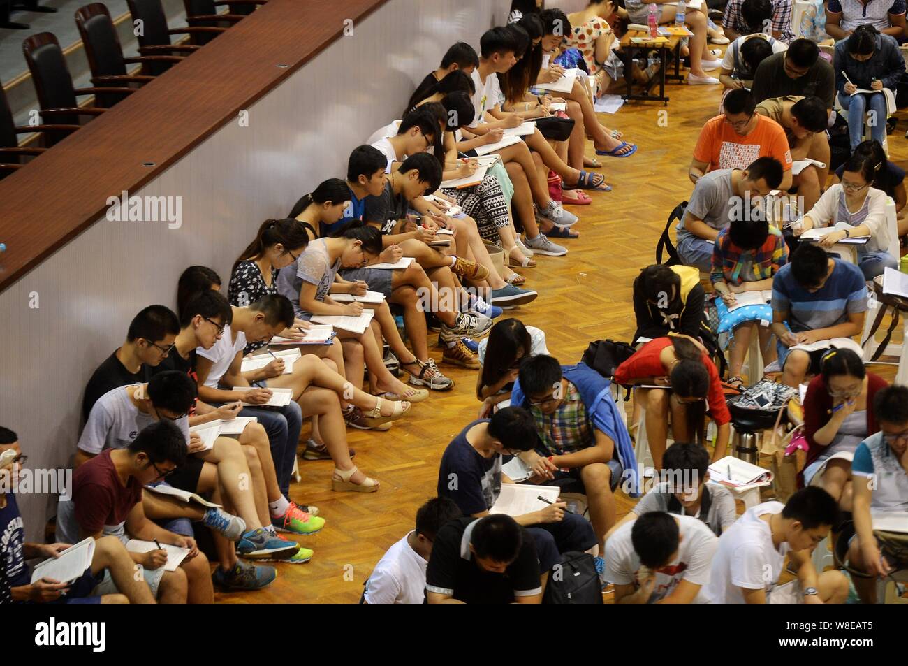 Undergraduate admission hi-res stock photography and images - Alamy