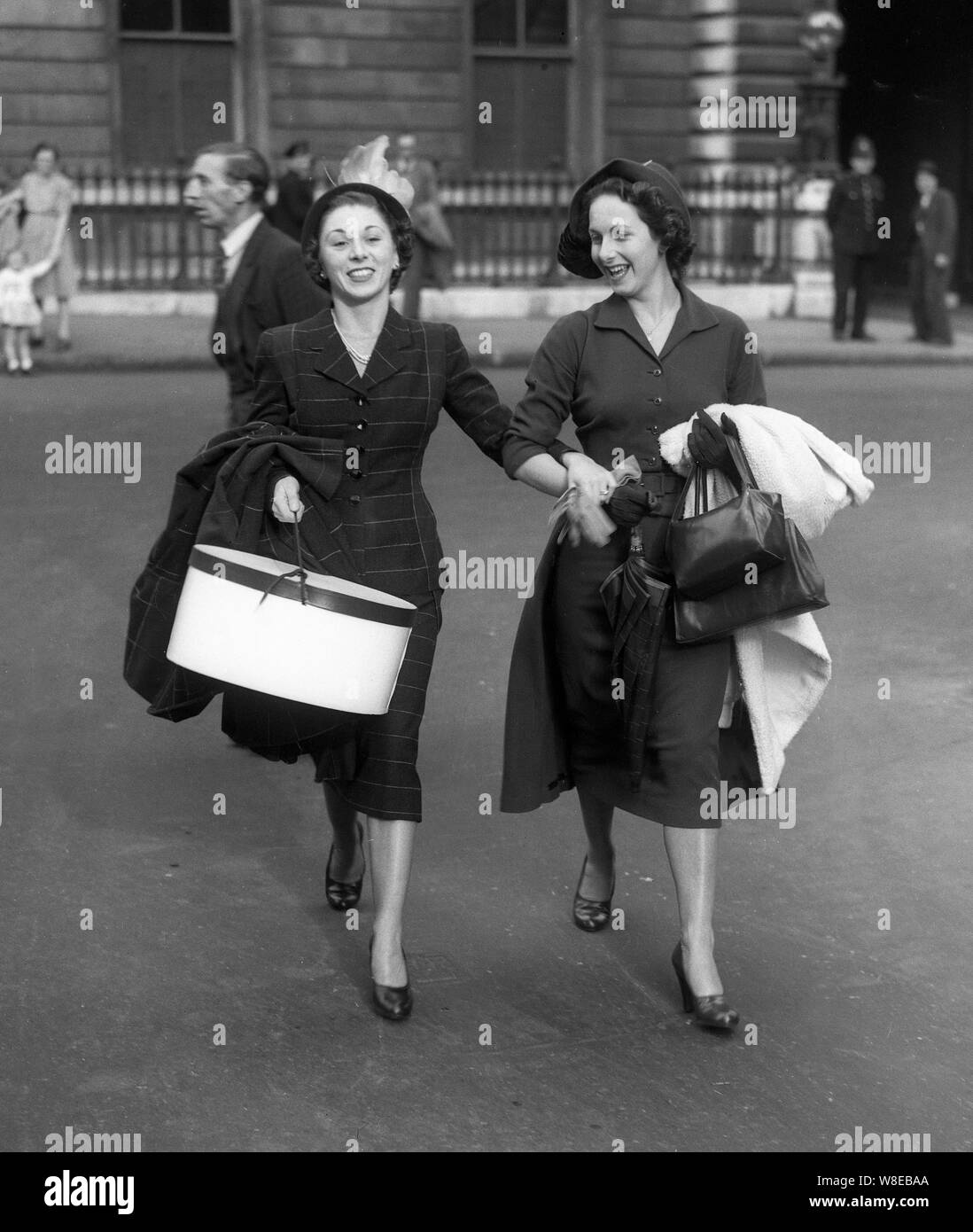 Girls about town London 1947 Stock Photo - Alamy