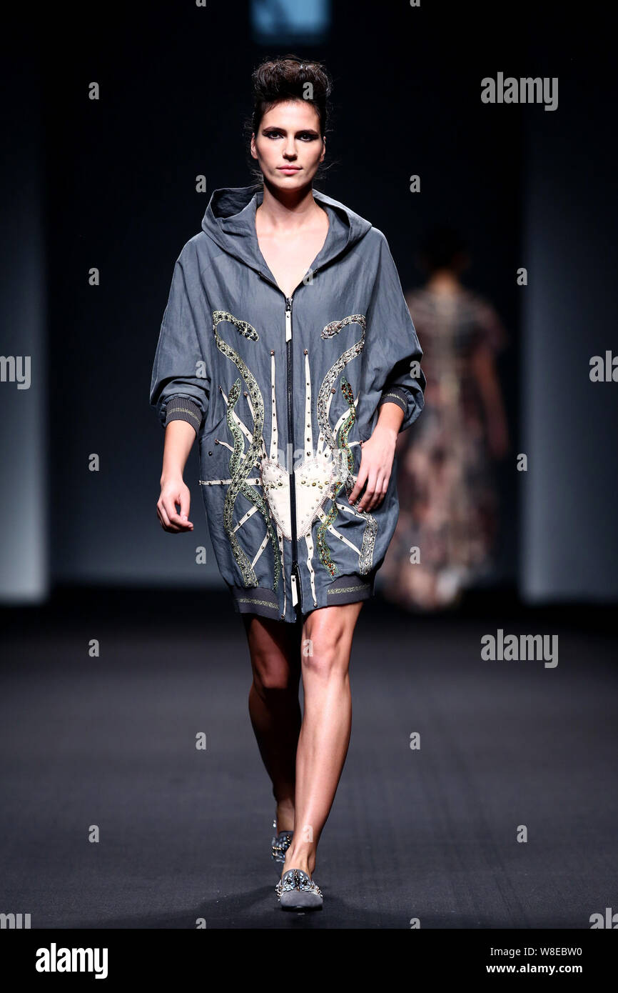 Nn model hi-res stock photography and images - Alamy