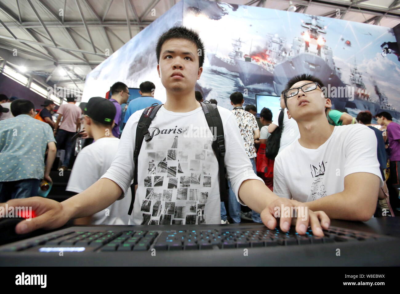 Visitors play online games during the 13th China Digital Entertainment ...
