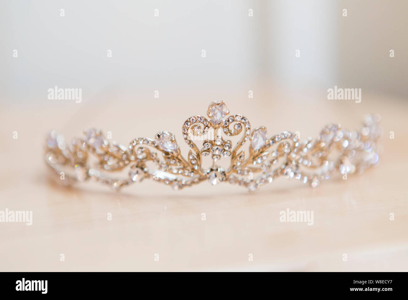 Wedding Headpiece / Tiara Stock Photo - Alamy