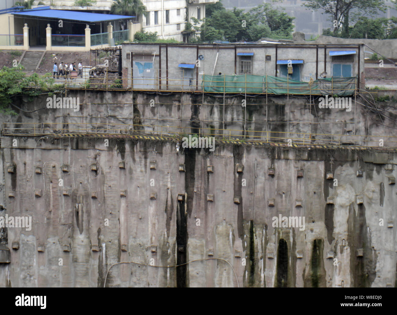 Deep pit hi-res stock photography and images - Alamy