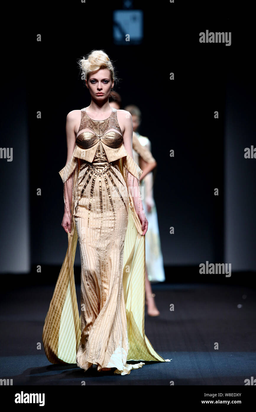 Nn model hi-res stock photography and images - Alamy