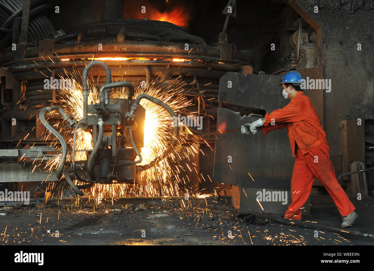 Steelmaking hi-res stock photography and images - Alamy