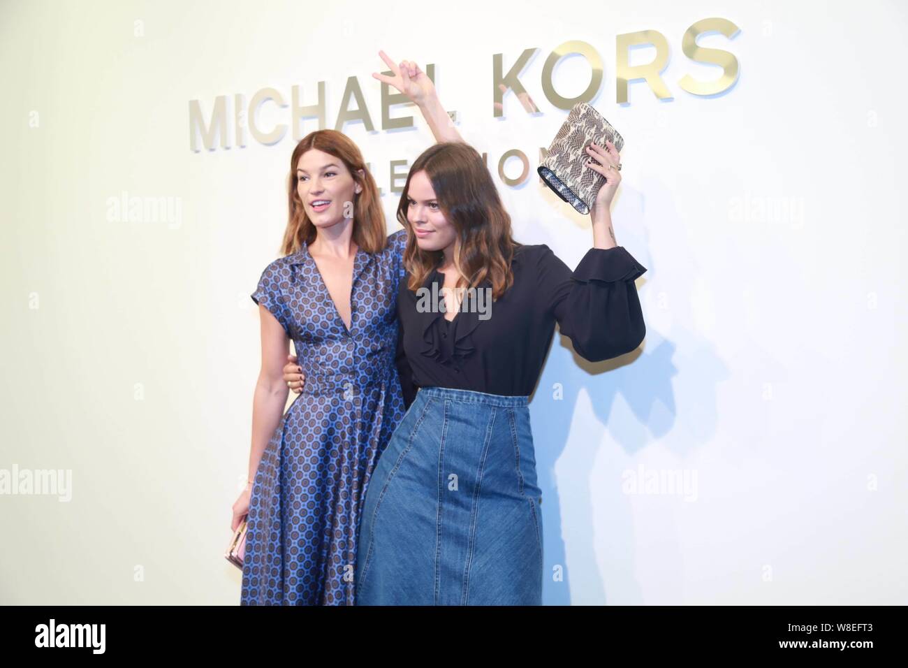 British model Atlanta de Cadenet Taylor, right, and Norwegian model ...