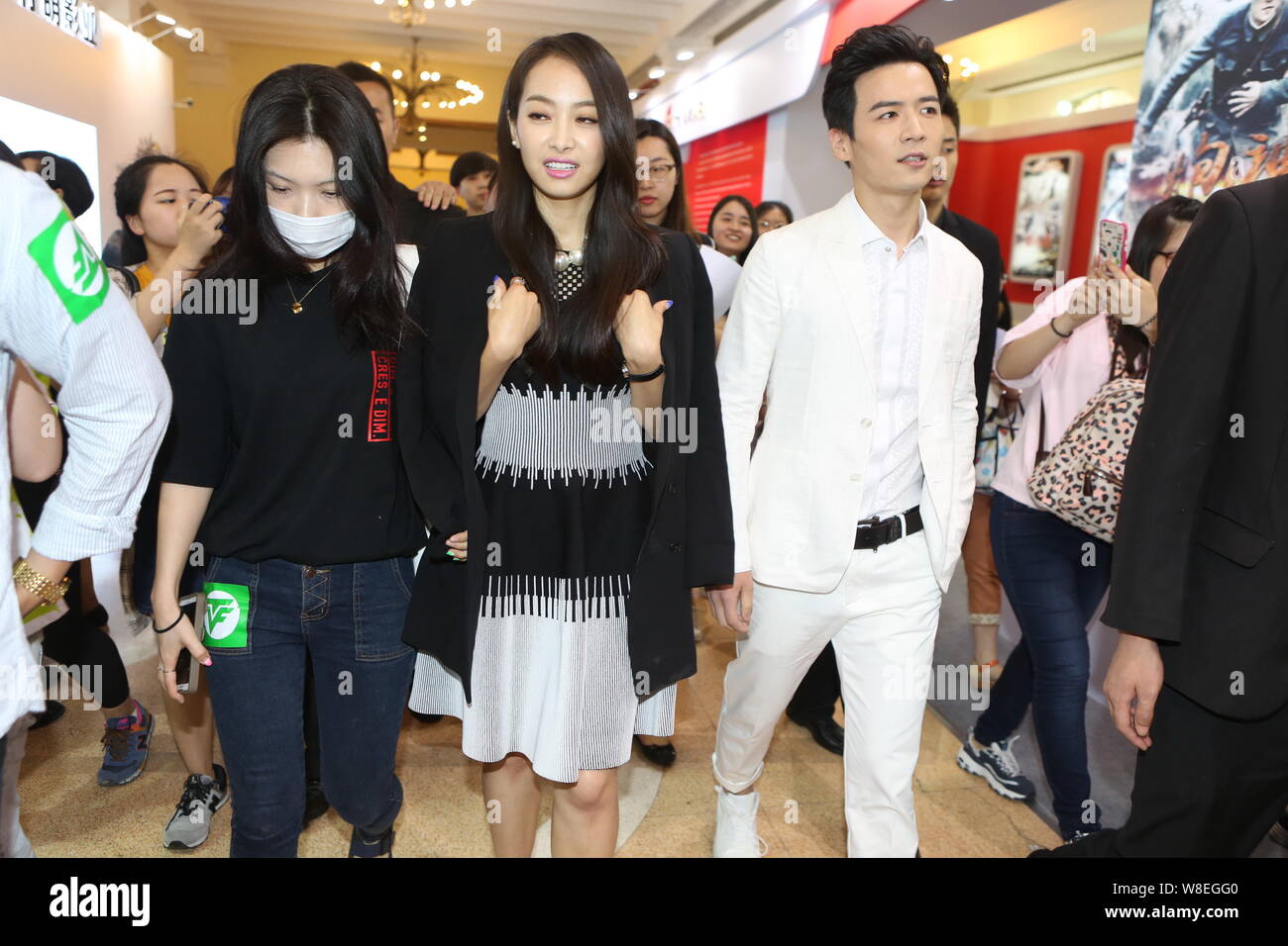 Chinese singer and actress Victoria Song Qian of South Korean girl ...