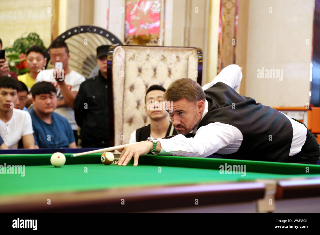 World snooker tour hi-res stock photography and images - Alamy