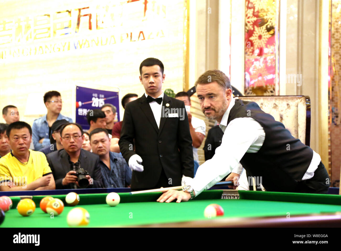 Stephen hendry snooker 2015 hi-res stock photography and images - Alamy