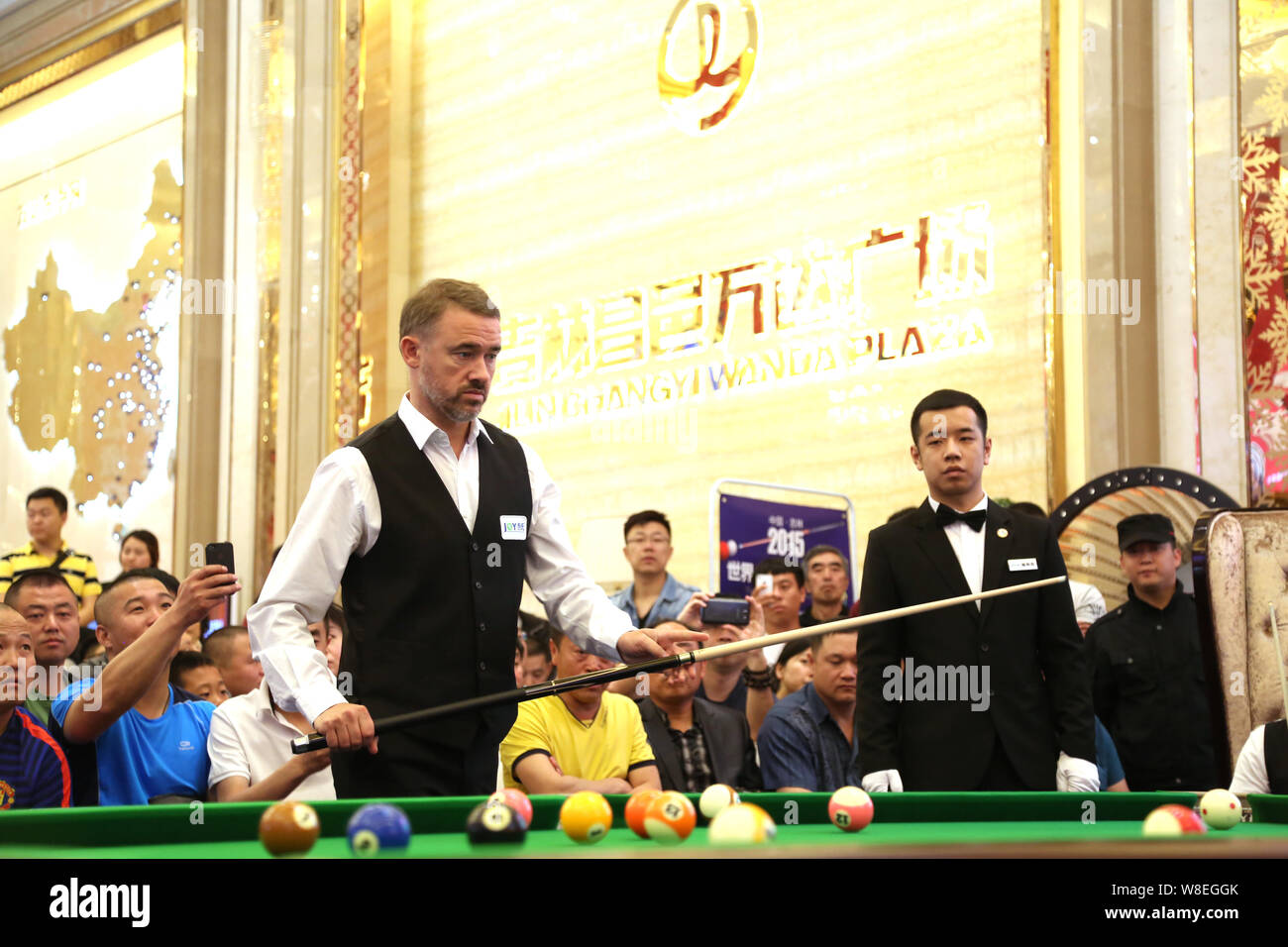 Stephen hendry snooker 2015 hi-res stock photography and images - Alamy