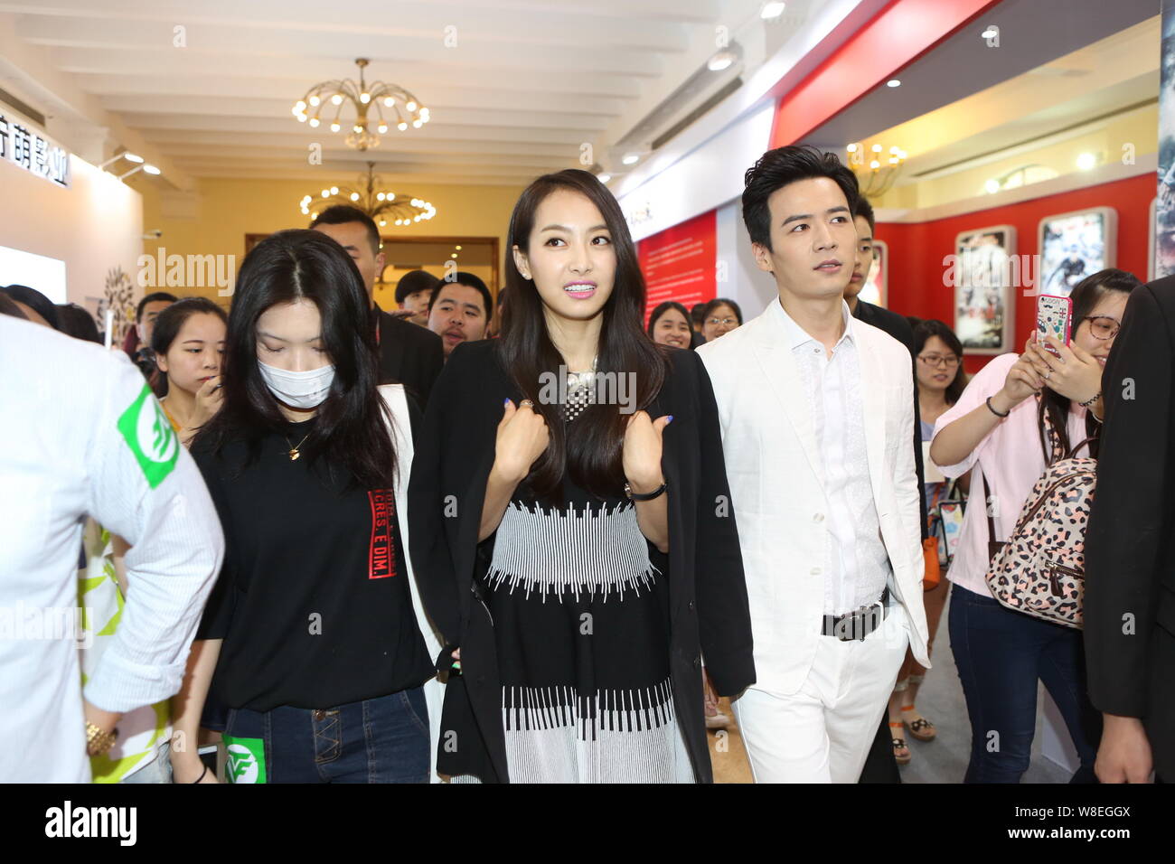 Chinese singer and actress Victoria Song Qian of South Korean girl ...