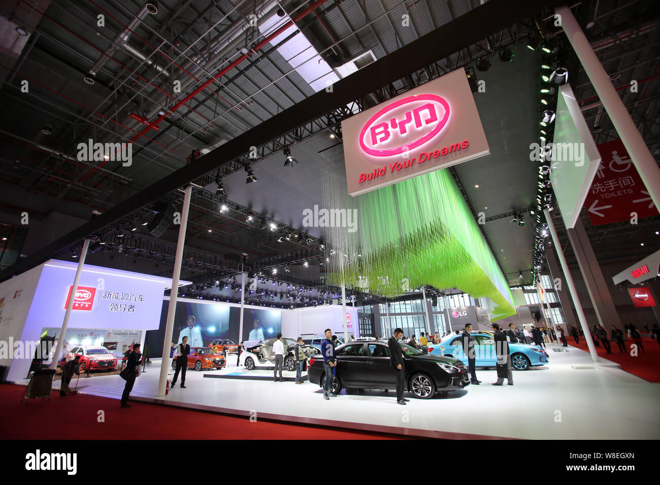 Byd stand hi-res stock photography and images - Alamy