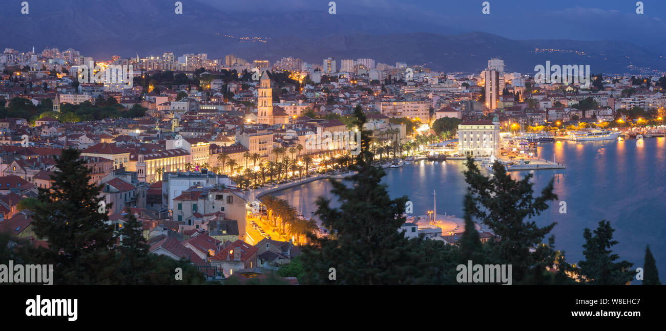 Split croatia riva night hi-res stock photography and images - Alamy