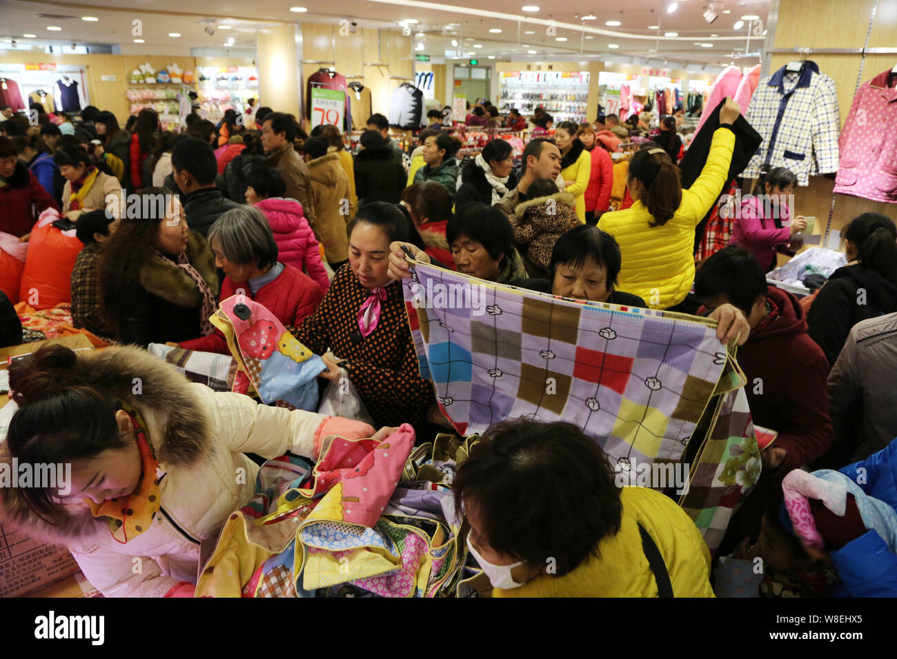 Bedding sales hi-res stock photography and images - Alamy