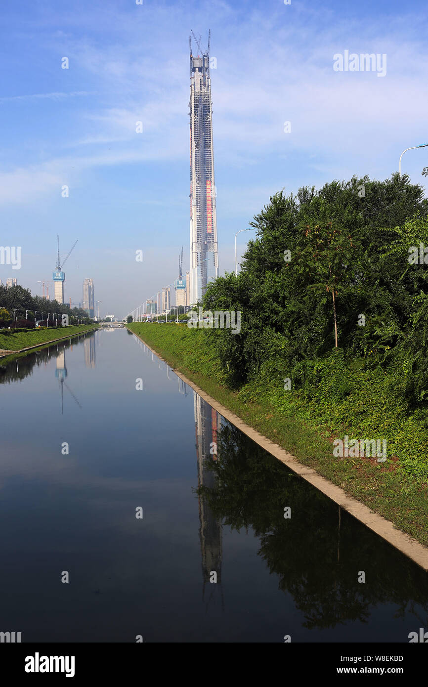 China 117 tower hi-res stock photography and images - Alamy