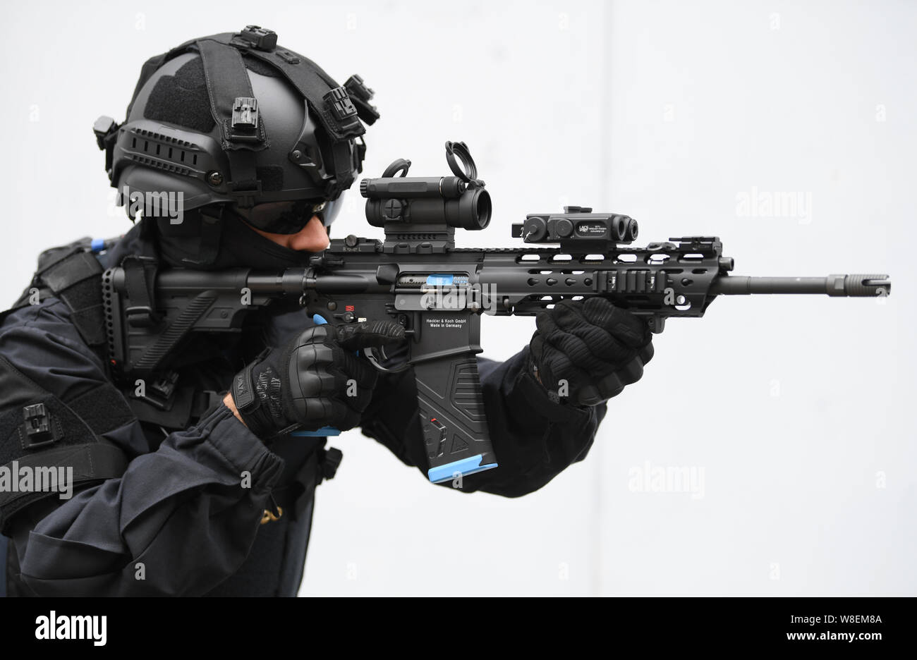 New rifle projectile hi-res stock photography and images - Alamy