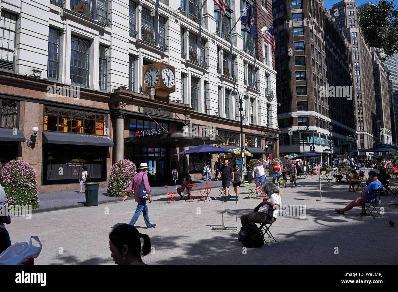 Herald square hi-res stock photography and images - Alamy