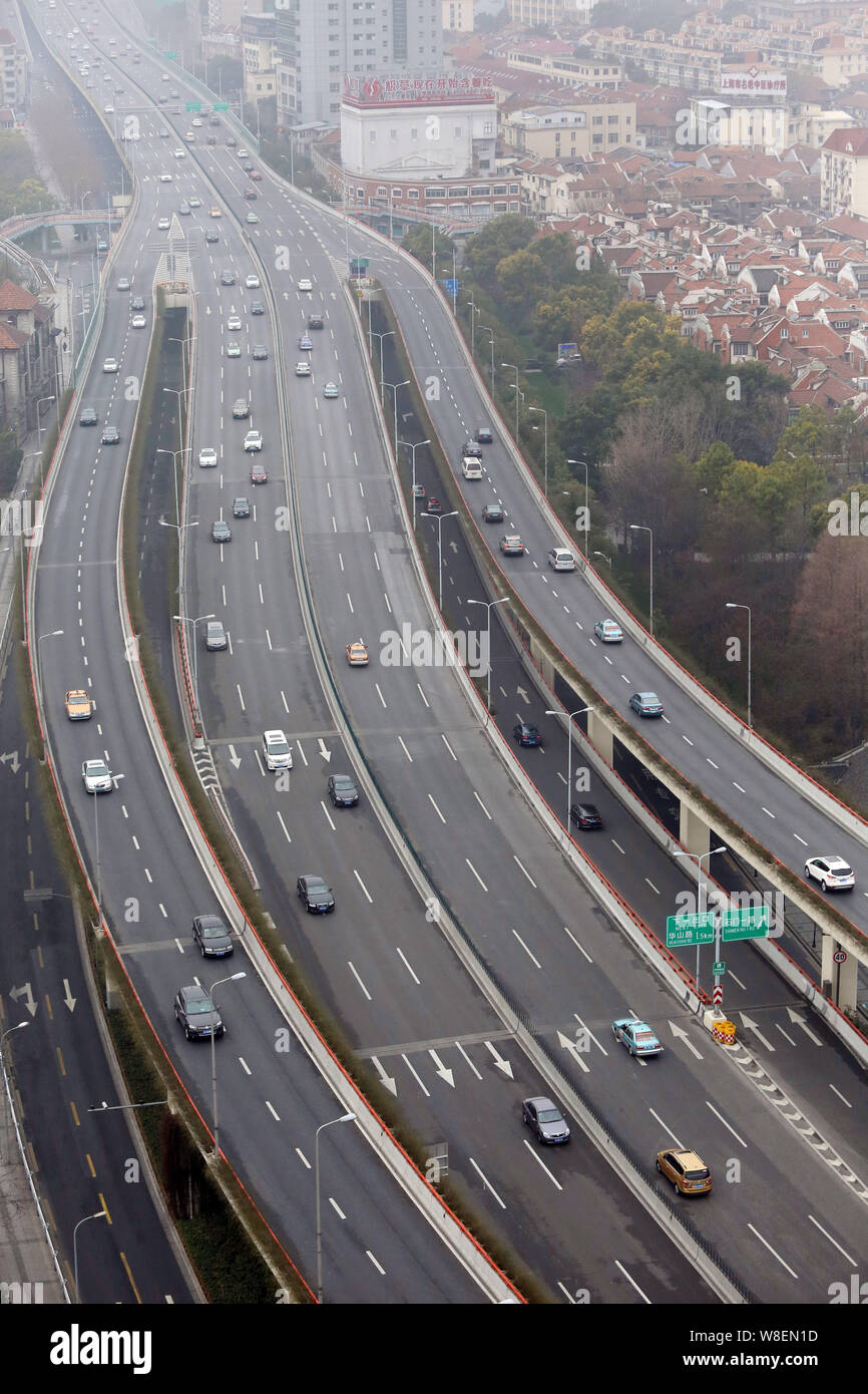 Shanghai yanan elevated road china hi-res stock photography and images ...