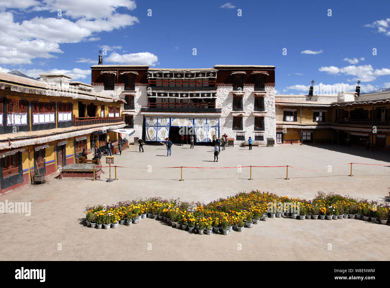 Potala palace interior hi-res stock photography and images - Alamy