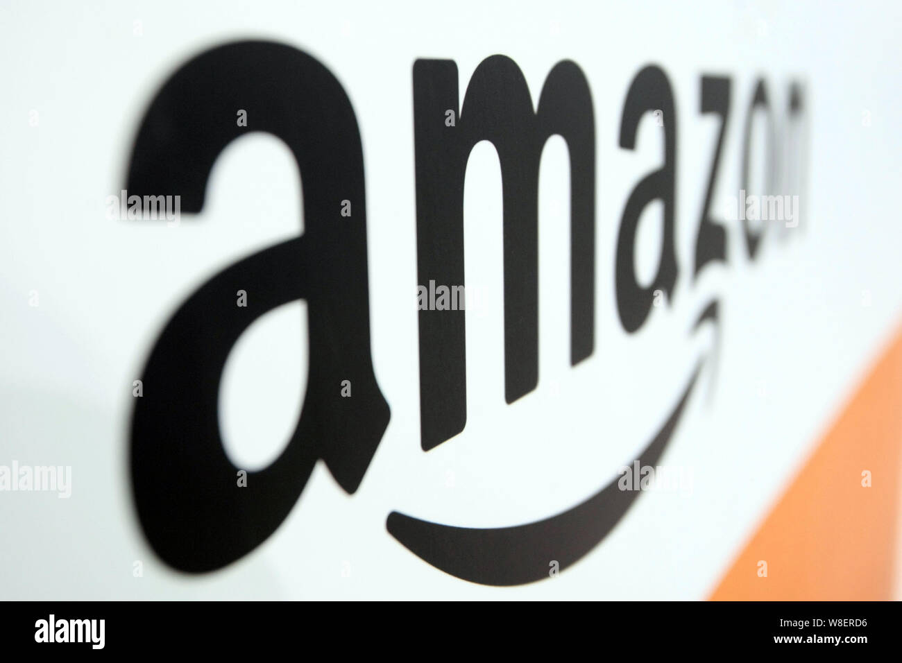 File amazon logo in hi-res stock photography and images - Alamy