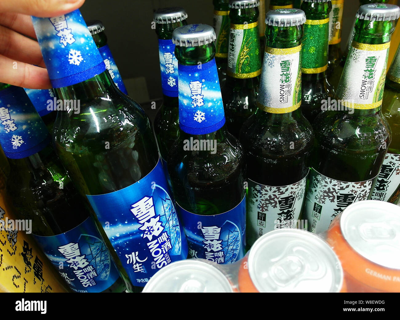 Chinese breweries hi-res stock photography and images - Alamy