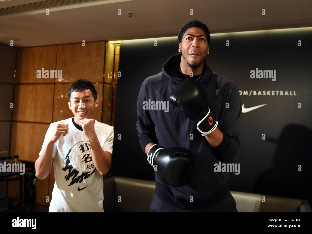 Anthony davis boxing hi-res stock photography and images - Alamy