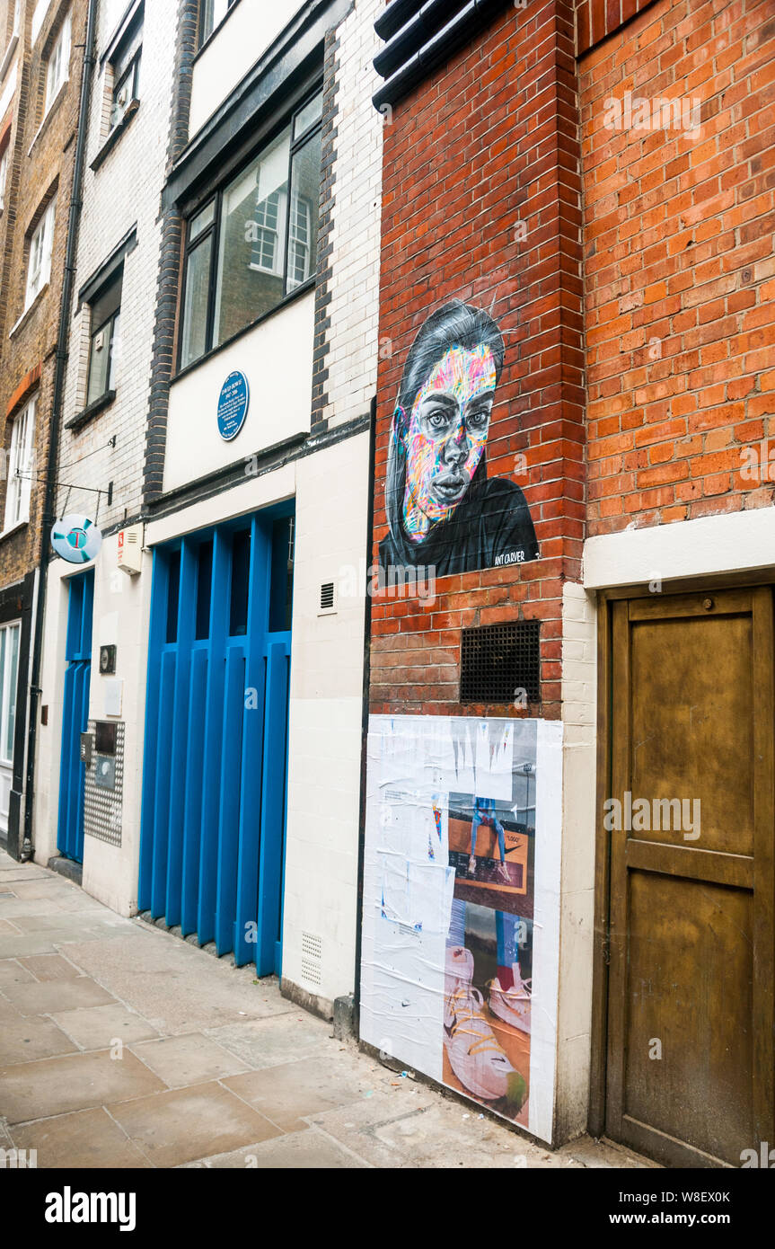 Trident studios soho hi-res stock photography and images - Alamy