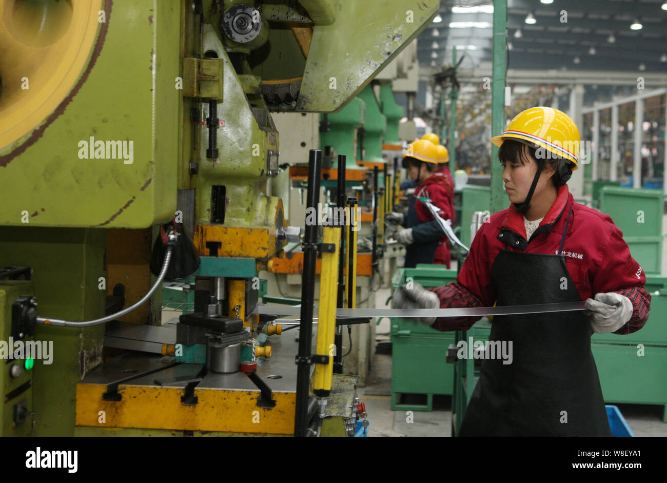 Female steel workers hi-res stock photography and images - Alamy