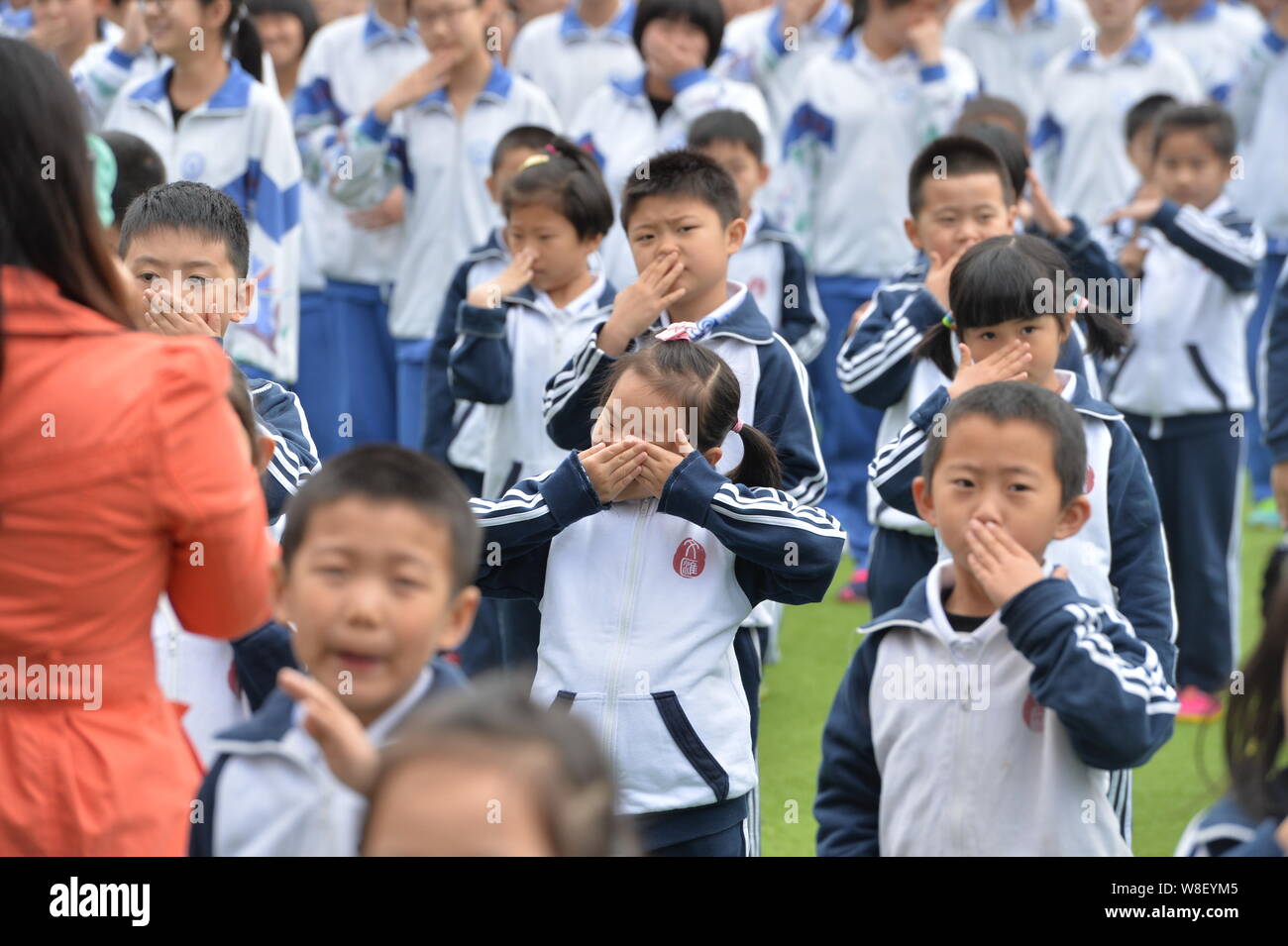 Hand signals hi-res stock photography and images - Alamy