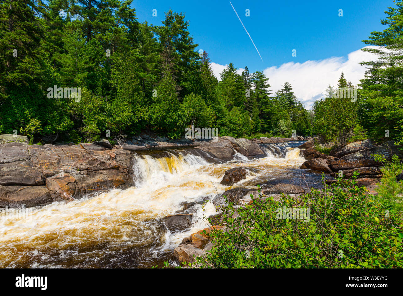 Waters with lakes and landscapes hi-res stock photography and images ...