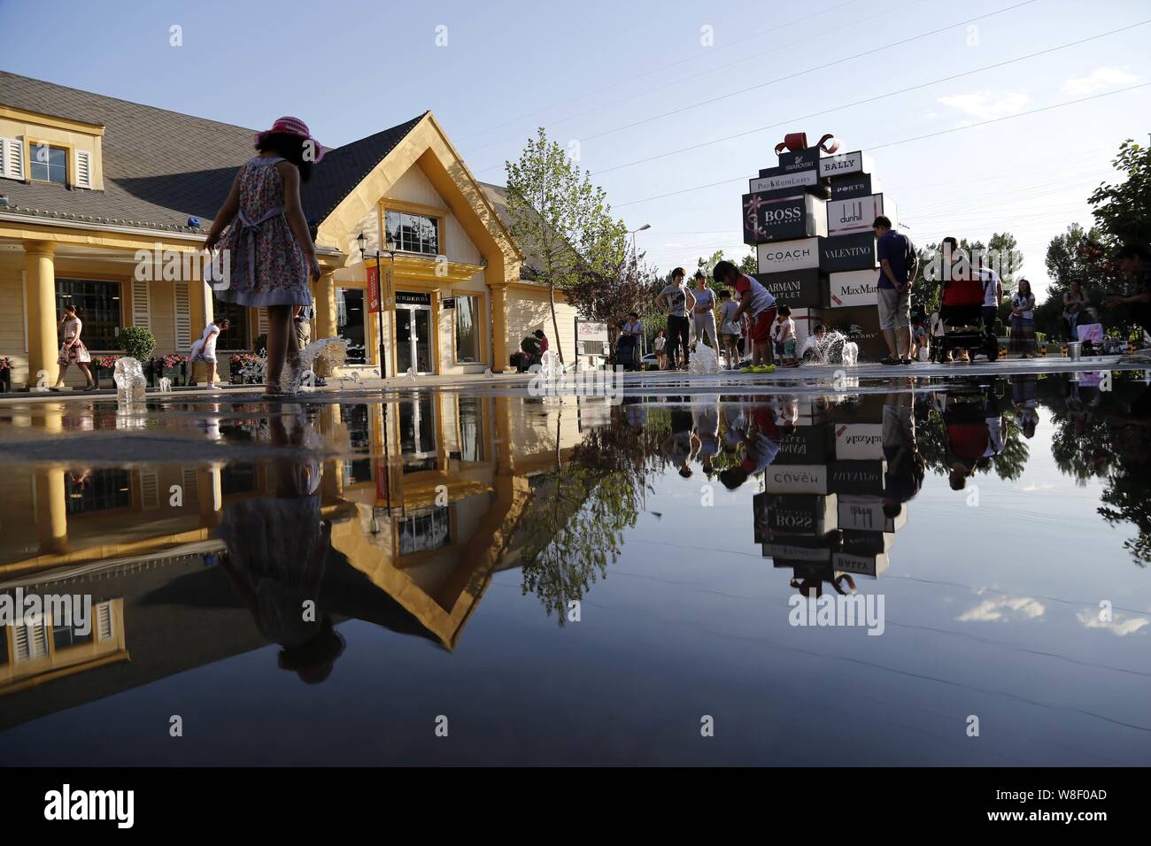 Beijing scitech premium outlet mall hi-res stock photography and images ...