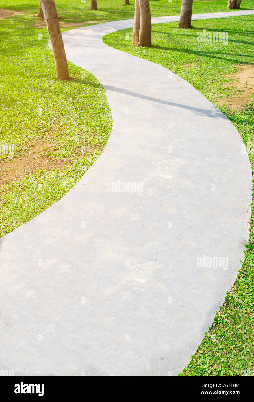 Way in the garden hi-res stock photography and images - Alamy