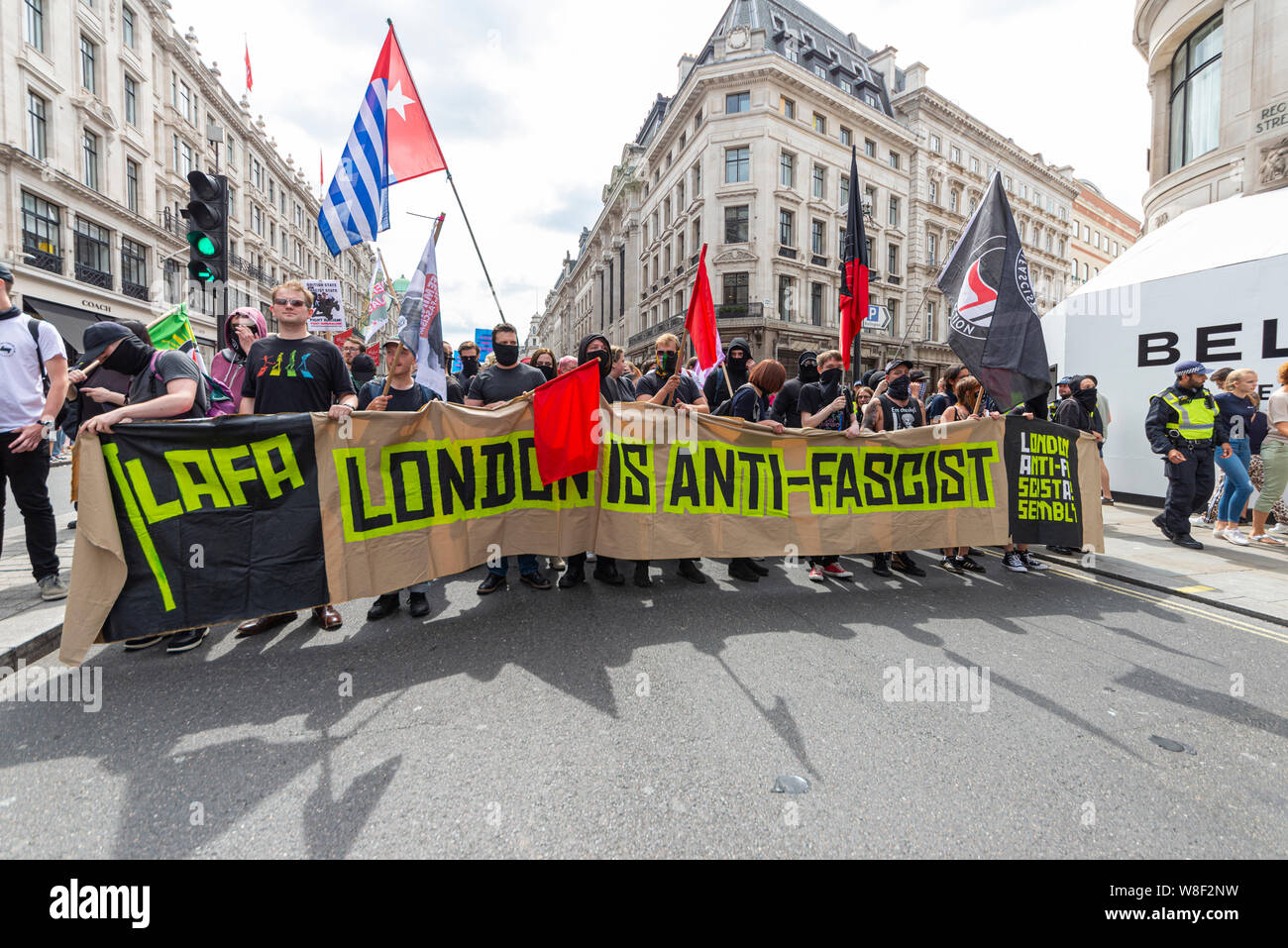 Anti Fascist protesters in opposition at Free Tommy Robinson protest ...