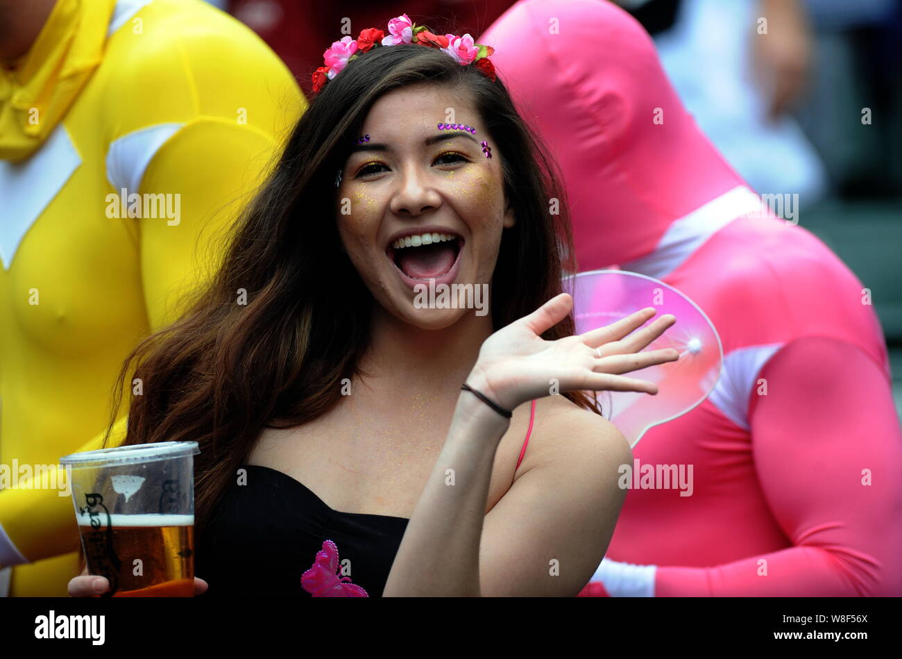 Rugby female fan hi-res stock photography and images - Alamy