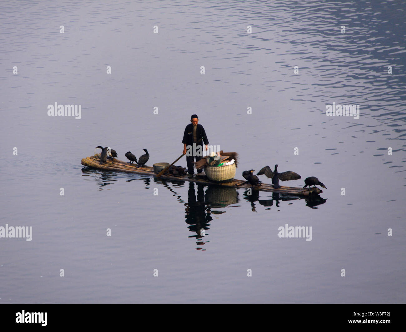 Chinese fishing raft hi-res stock photography and images - Alamy