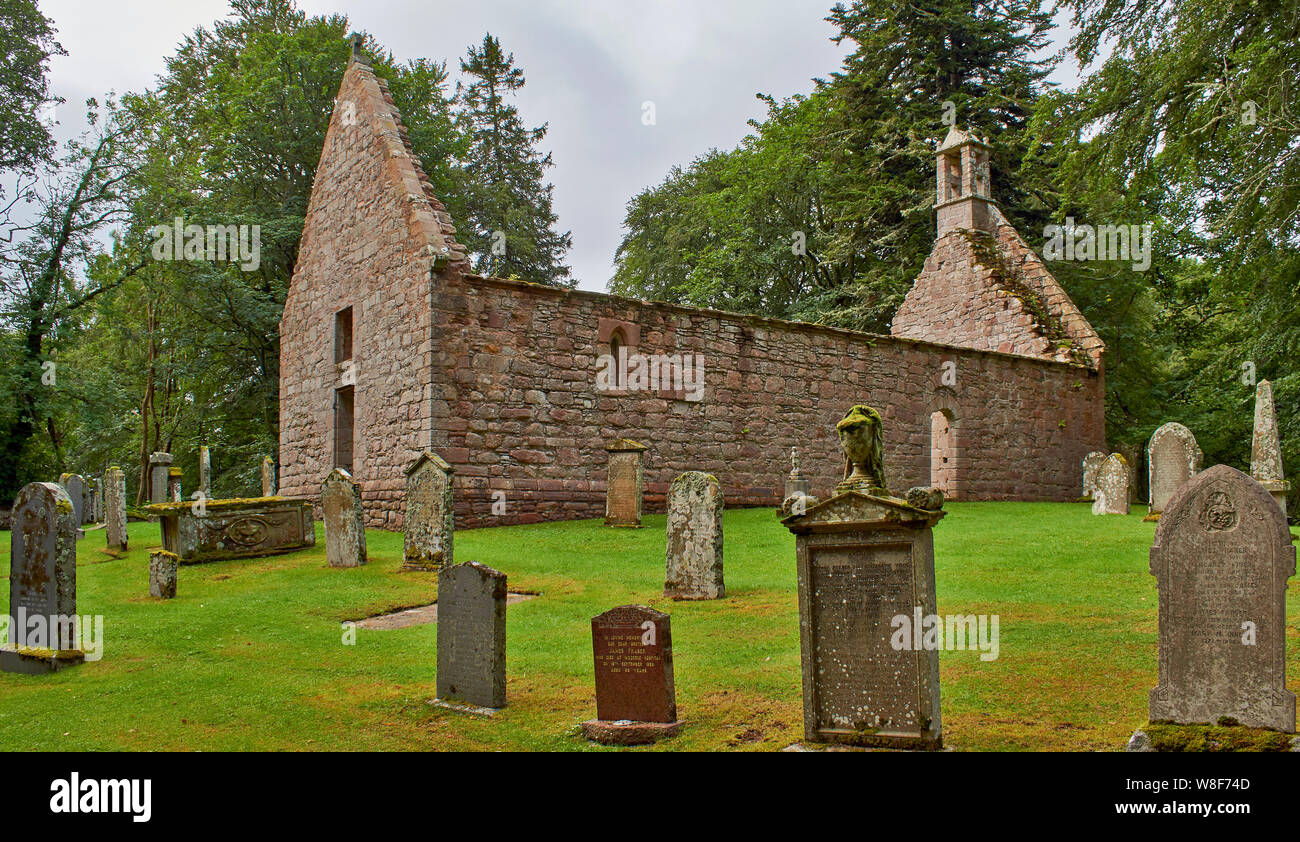 Medieval kirkyard hi-res stock photography and images - Alamy