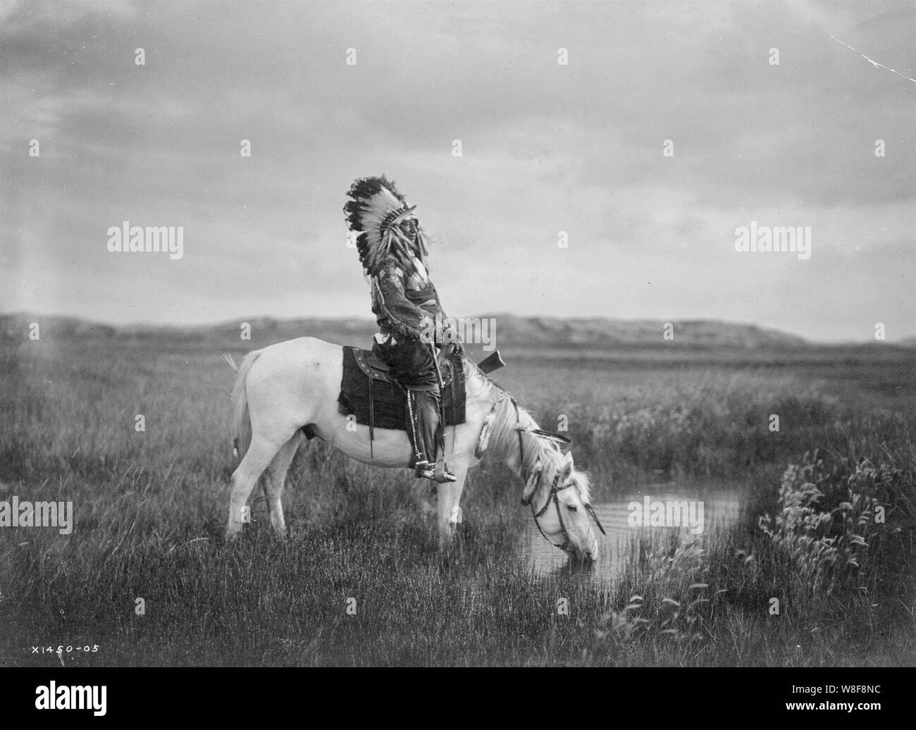 Indian Chief on horseback Stock Photo - Alamy