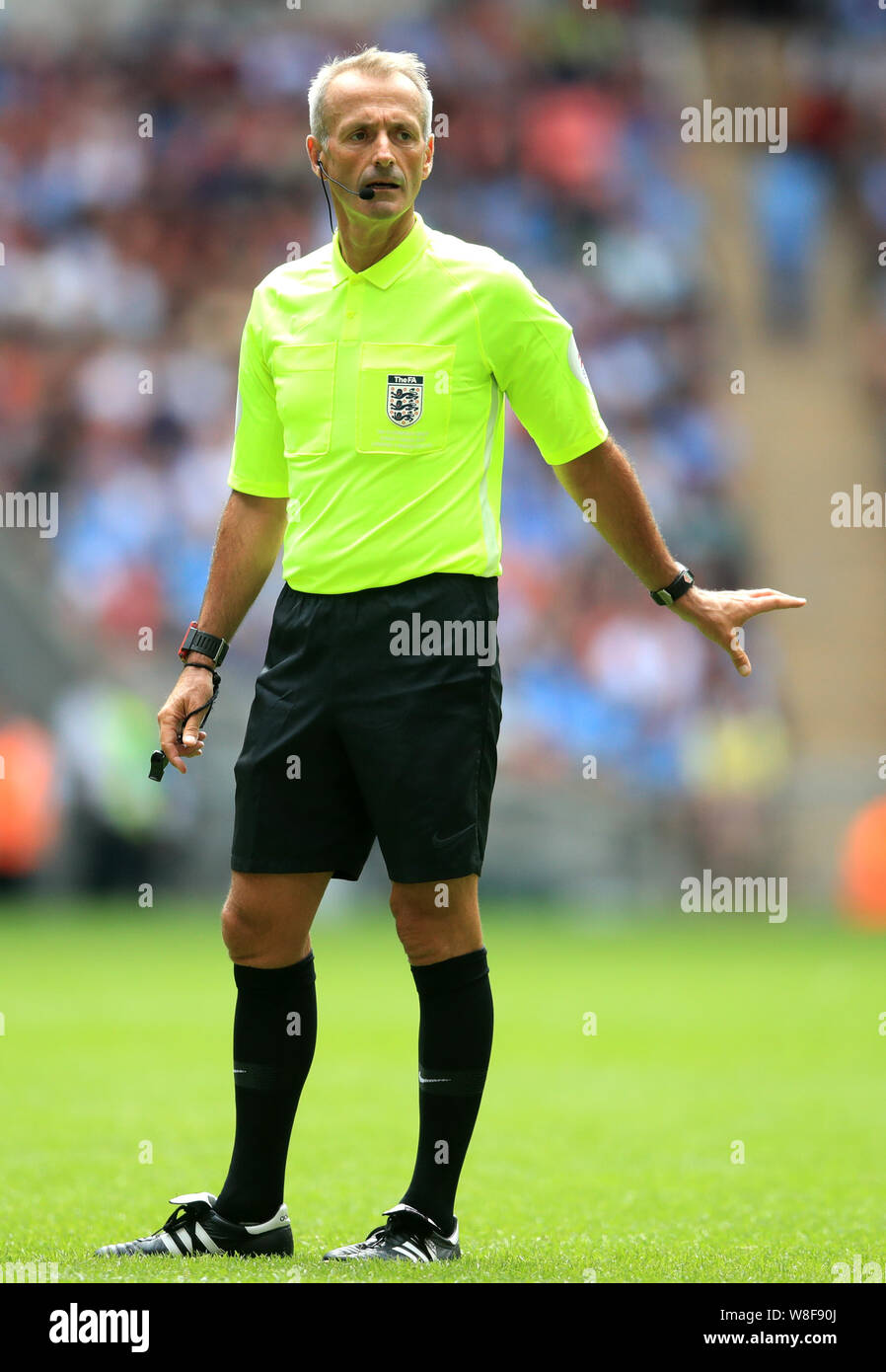 Match referee Martin Atkinson Stock Photo - Alamy