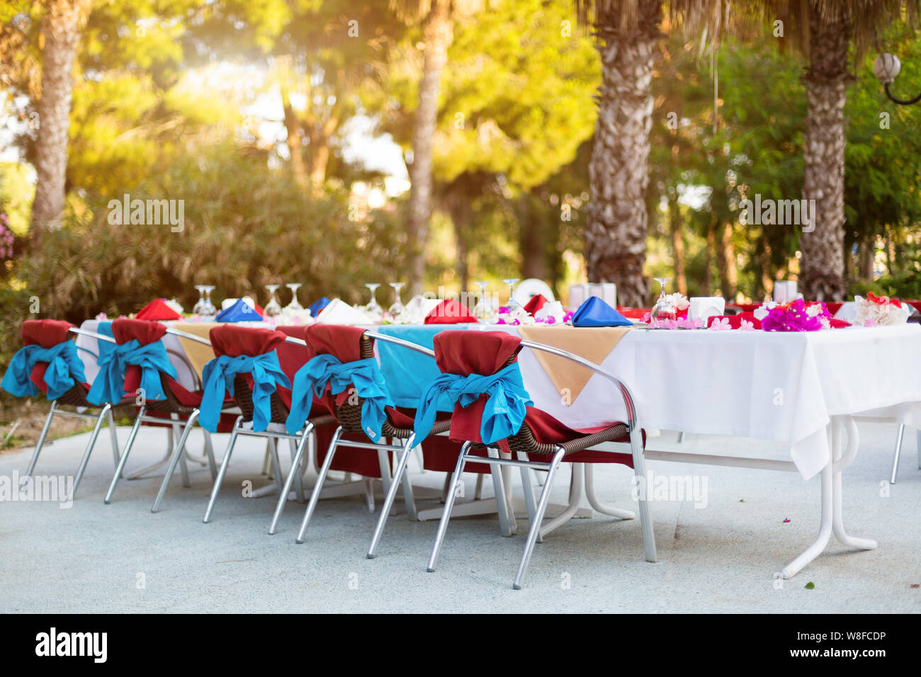 South africa traditional dinner table hi-res stock photography and ...