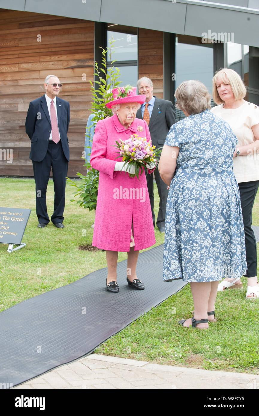 The Queen on a visit to NIAB, (National Institute of Agricultural ...