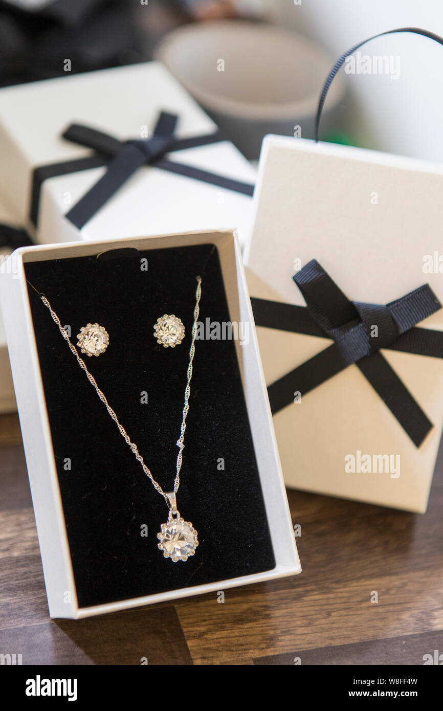 Jewellery set hi-res stock photography and images - Alamy