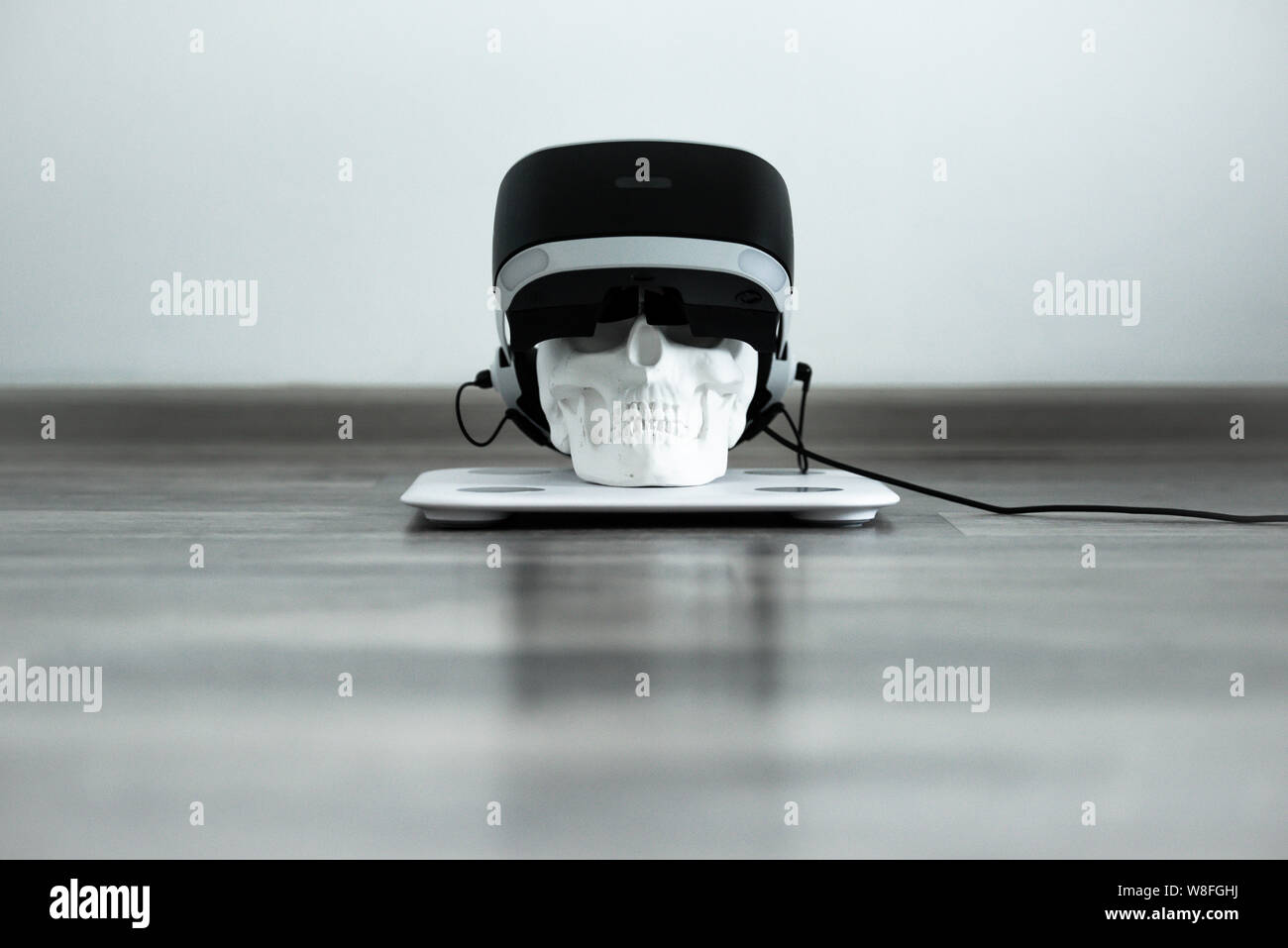 white skull on stand in VR helmet. Digital concept Stock Photo - Alamy