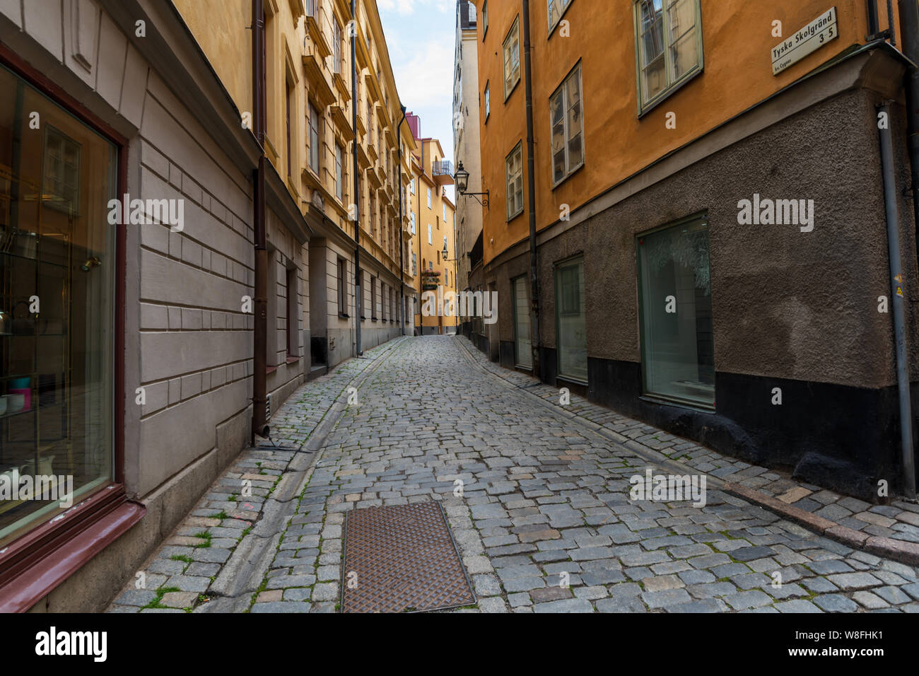 Pavement cafe in wide street hi-res stock photography and images - Alamy