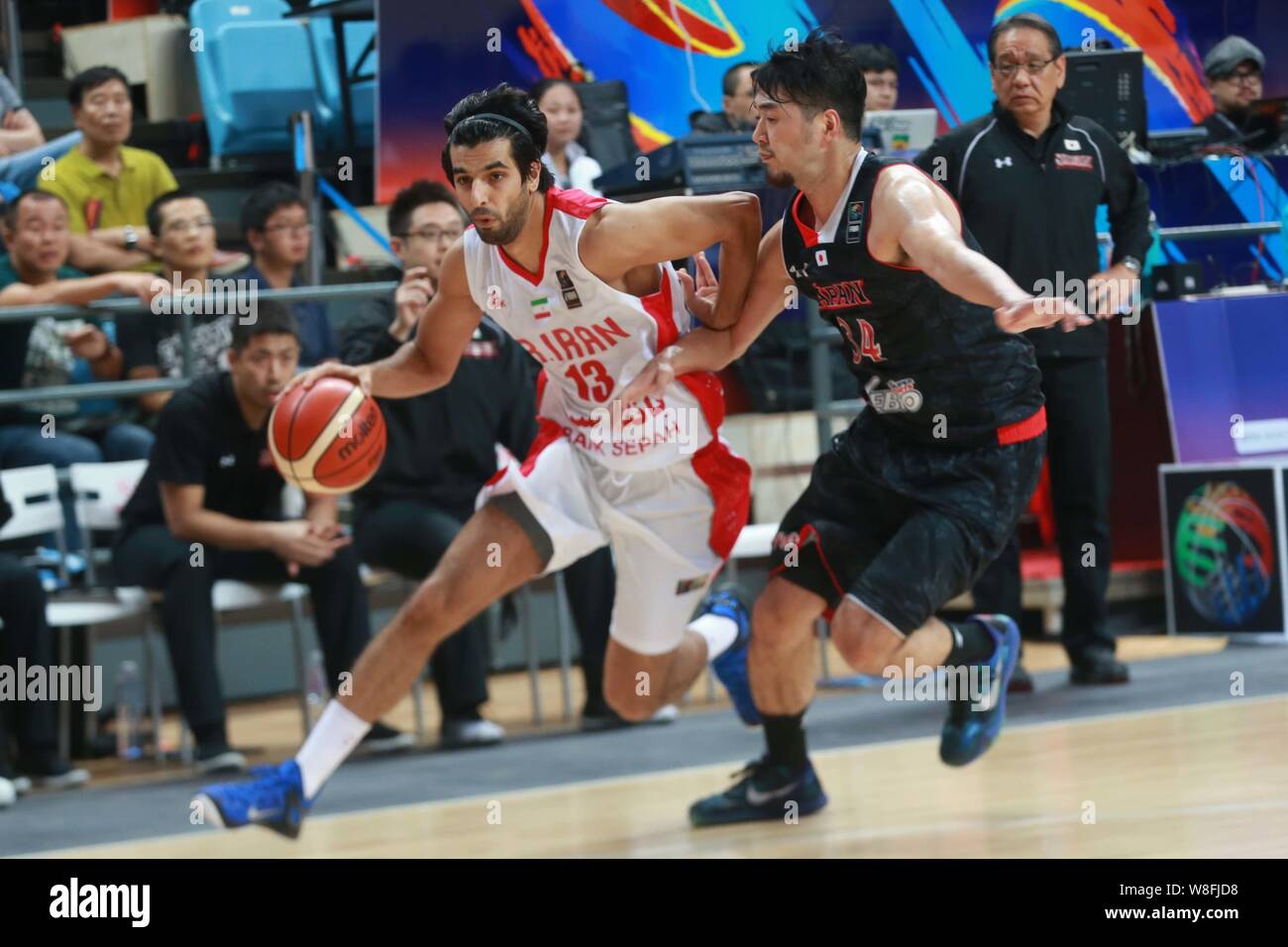 Ryumo Ono of Japan, right, challenges Mohammad Jamshidi Jafarabadi of ...